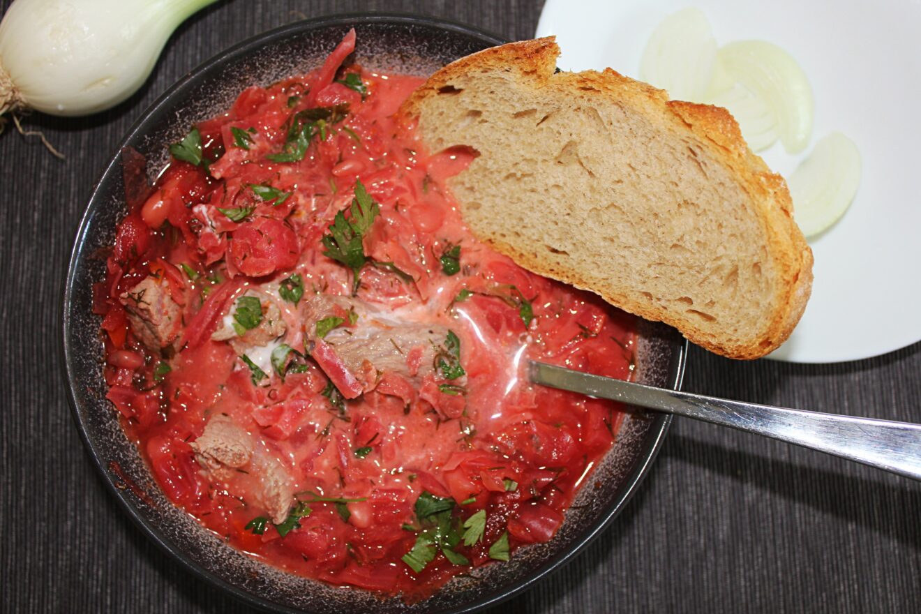 A Taste of Ukraine: The Authentic Borsch Recipe - Tasty Recipes and ...