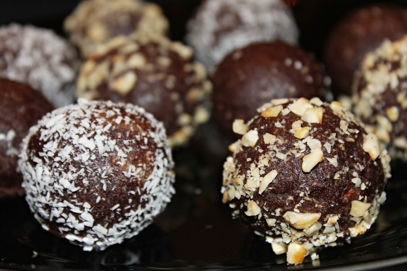 Chocolate Lover's Delight: Almond Flour Energy Balls - Tasty Recipes ...