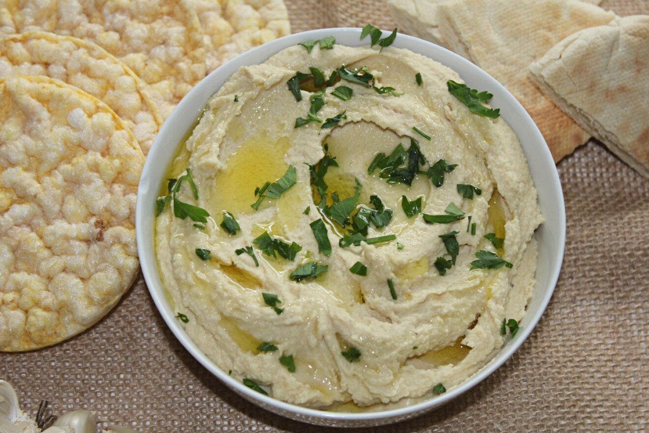 The Best Classic Hummus Recipe: Creamy, Healthy & Easy to Make ...